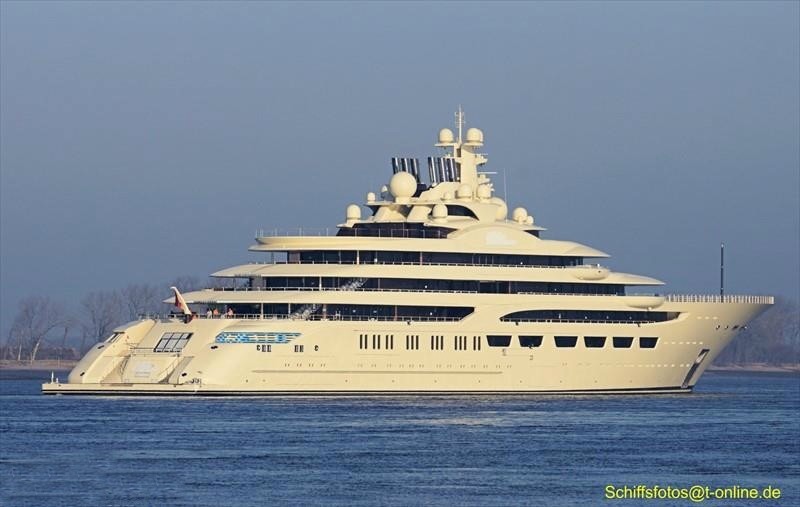 Yacht DILBAR, Lurssen | CHARTERWORLD Luxury Superyacht Charters